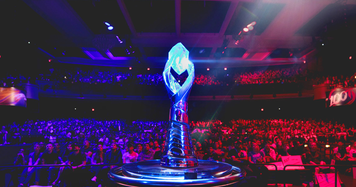 Arena: Supporting Pros IRL – League of Legends